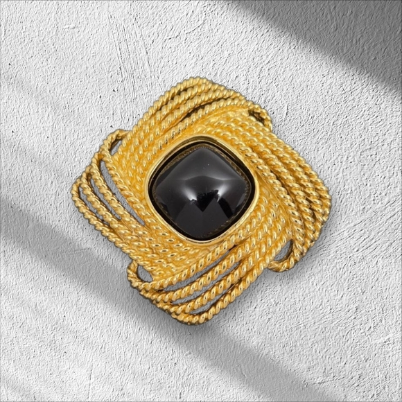 Trifari | Jewelry | Trifari Vintage Black Cabochon With Gold Tone ...
